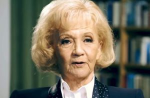 Lilo Pulver wird mit dem Ehrenpreis des Schweizer Filmpreises ...